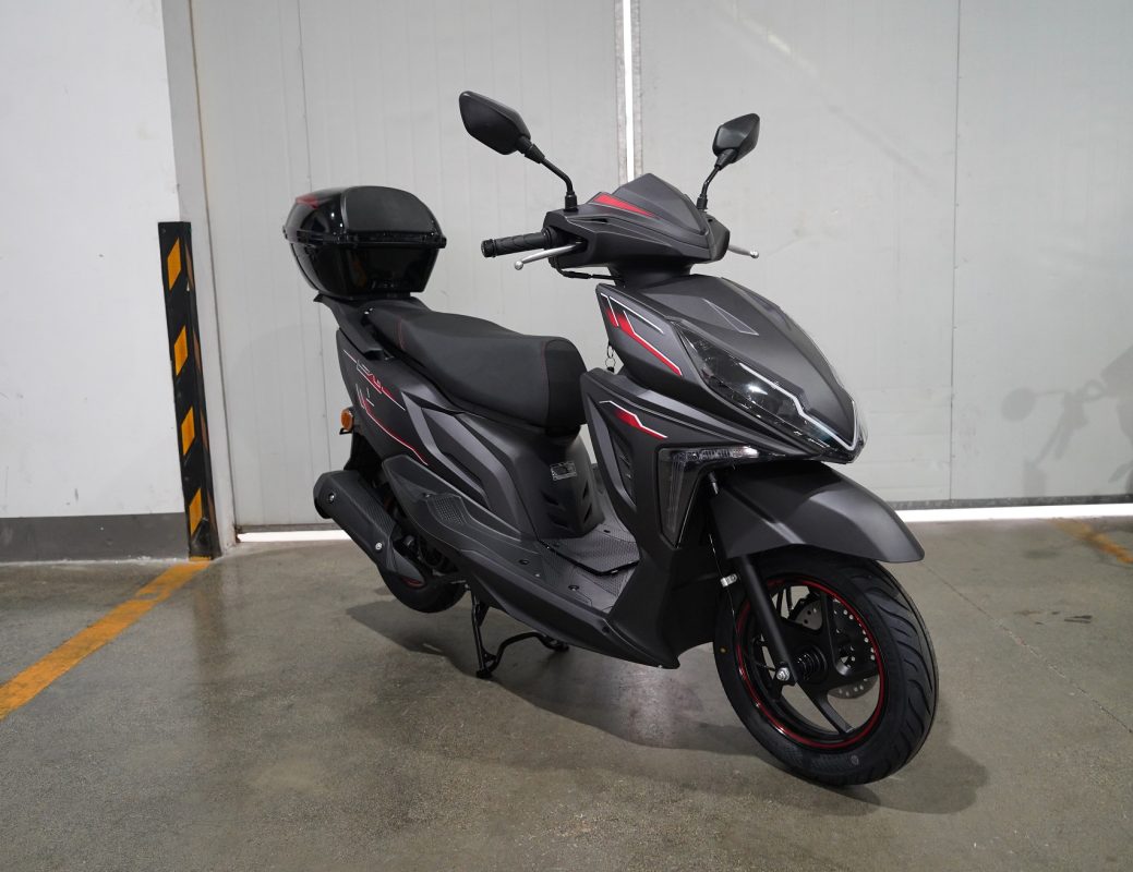 Leeway Lix 125cc Scooter EFi Euro 5 Free Rear Rack and Top Box, In ...